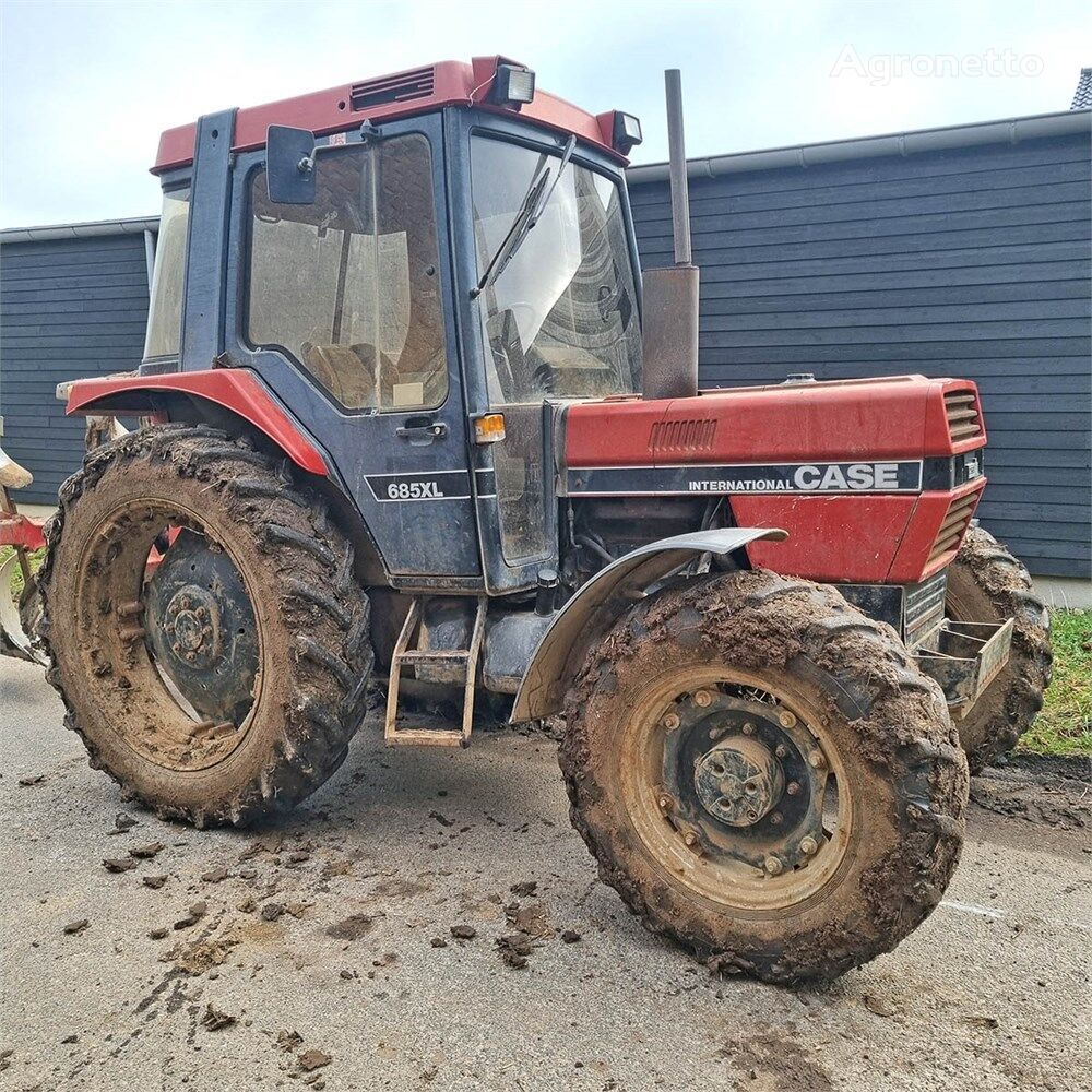 Prodaje se Case IH 685 XL traktor točkaš na aukciji