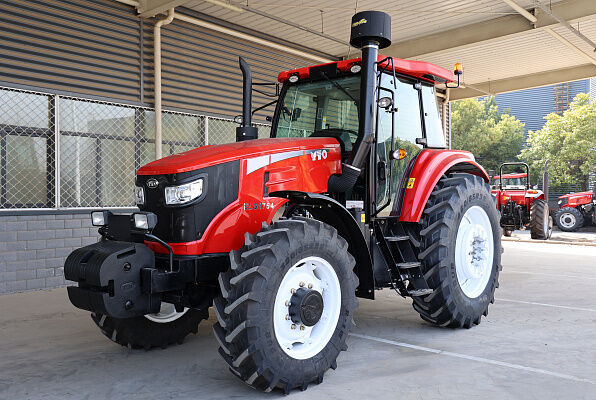 Novi YTO ELG1754 traktor točkaš