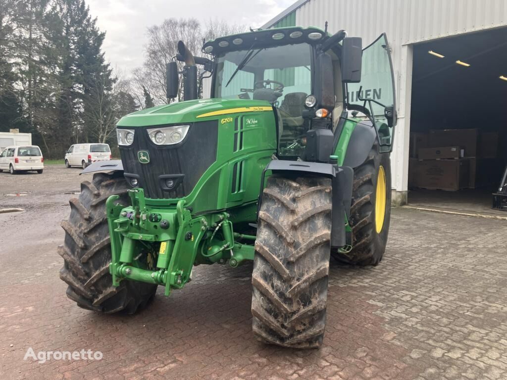 John Deere 6250R traktor točkaš