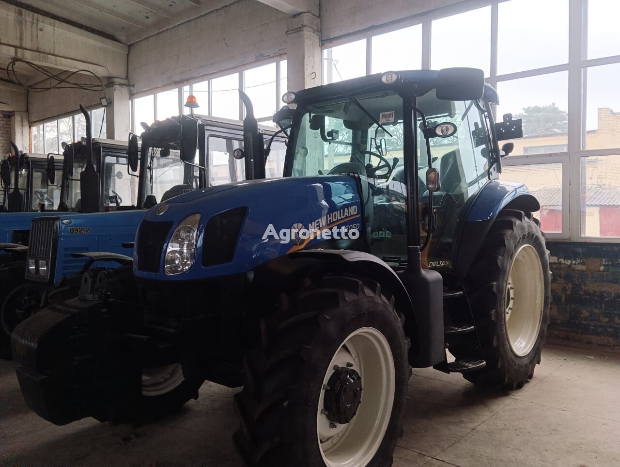 Novi New Holland T6050 traktor točkaš