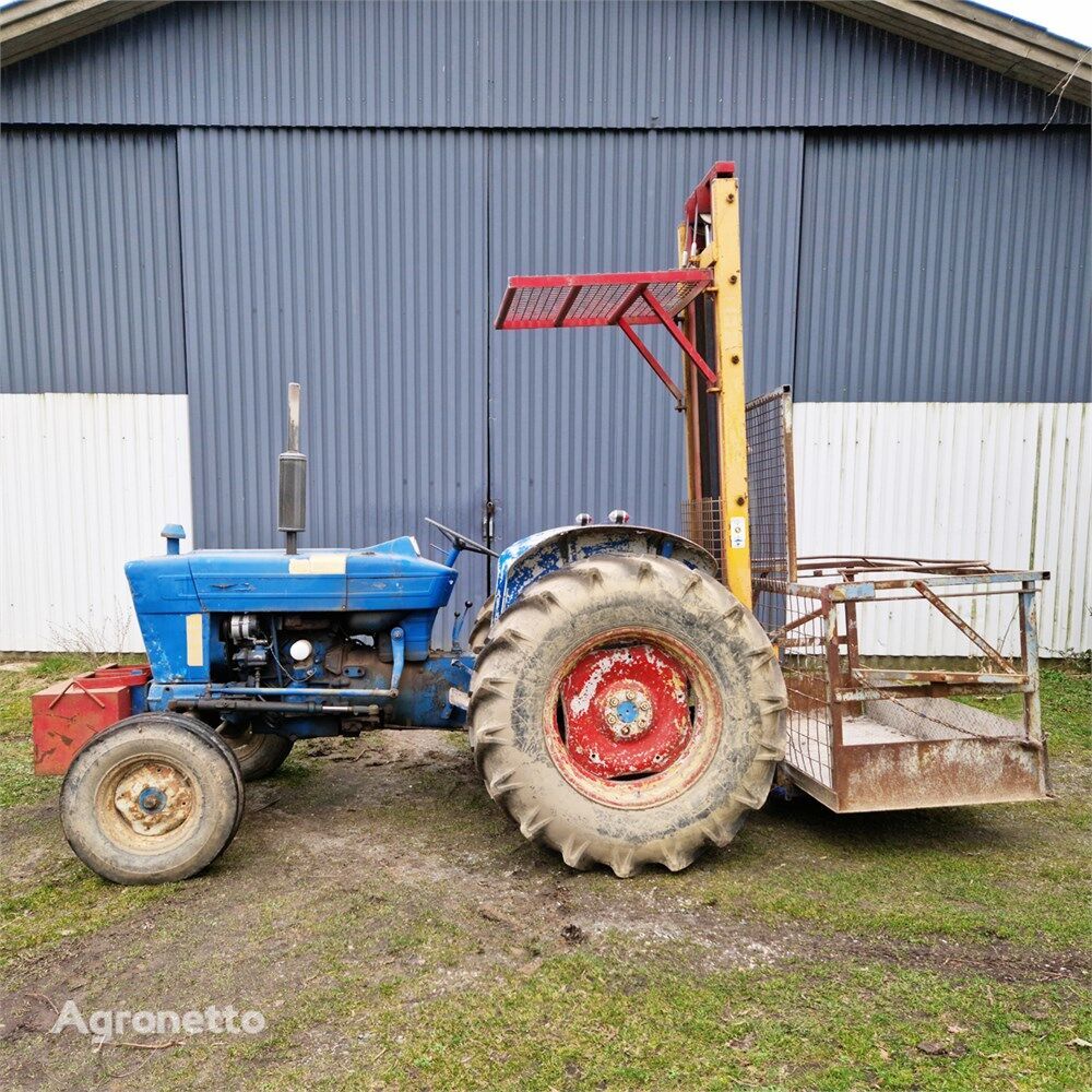 Prodaje se Ford 5000 traktor točkaš na aukciji