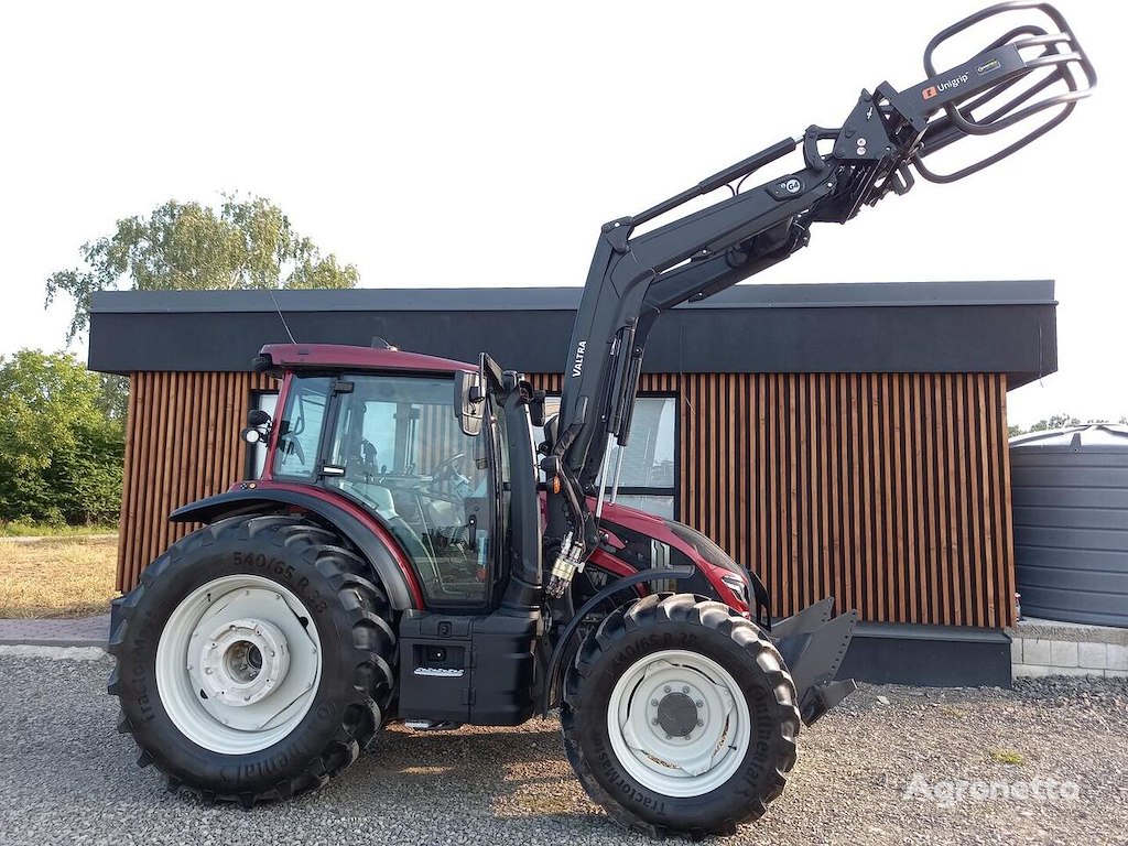 Valtra G traktor točkaš