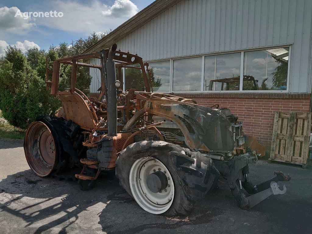 Valtra T213 traktor točkaš