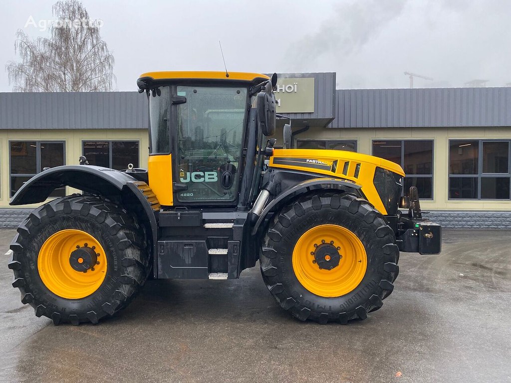 JCB FASTRAC 4220 traktor točkaš