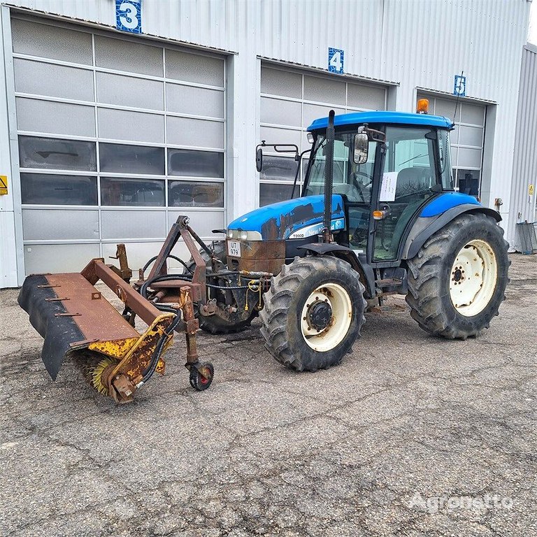 Prodaje se New Holland TD90D traktor točkaš na aukciji