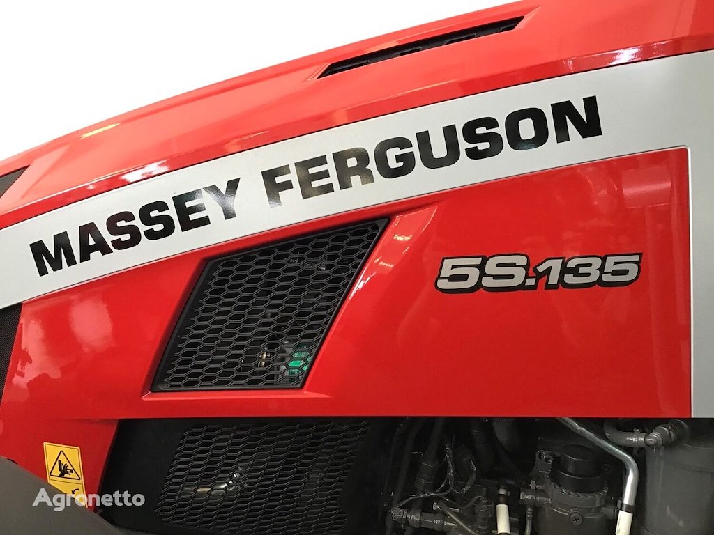 Novi Massey Ferguson 5S 135 traktor točkaš