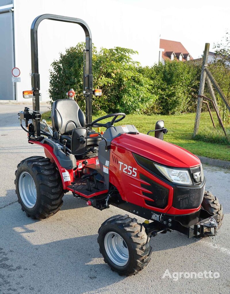 Novi TYM T255 traktor točkaš
