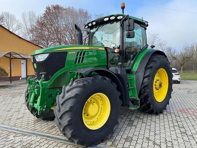 John Deere 6215R traktor točkaš