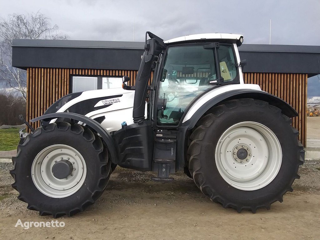 Valtra T254 Versu traktor točkaš