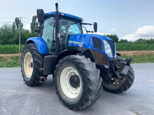 New Holland T7.210 traktor točkaš