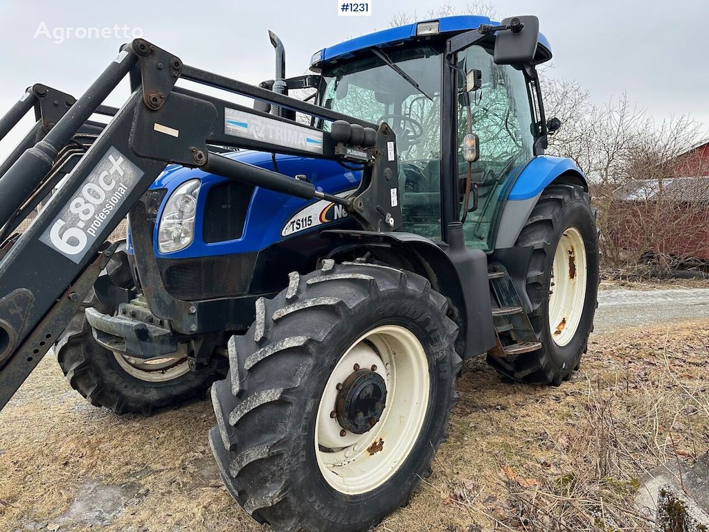 New Holland TS115A traktor točkaš