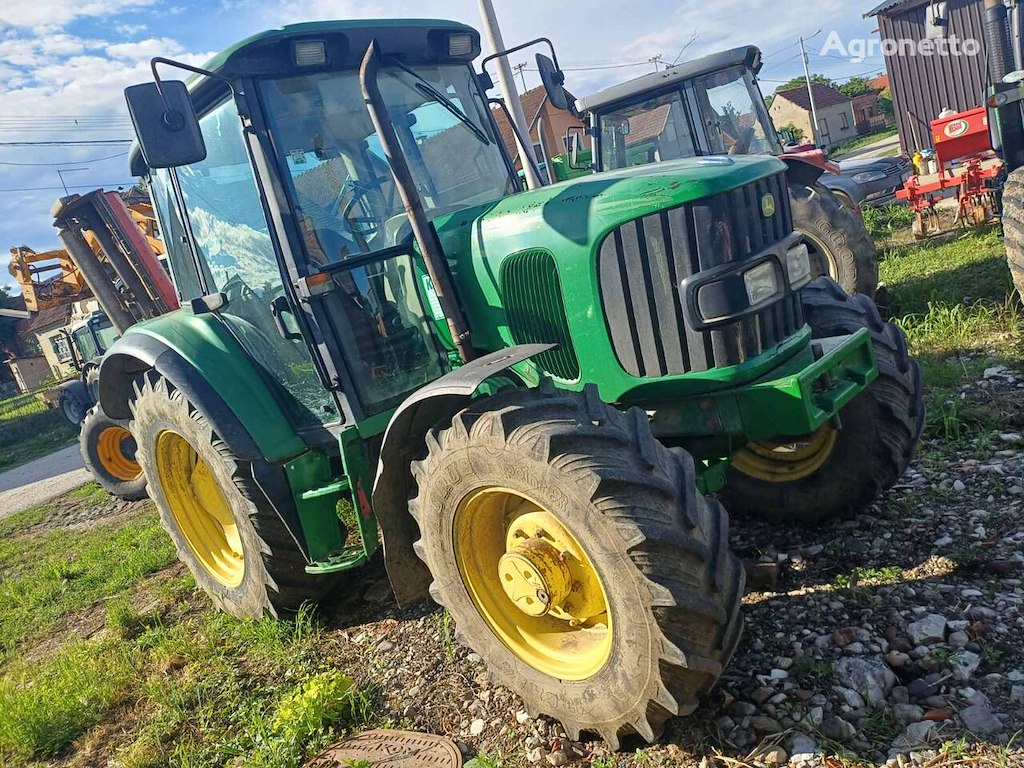 John Deere 6120 traktor točkaš