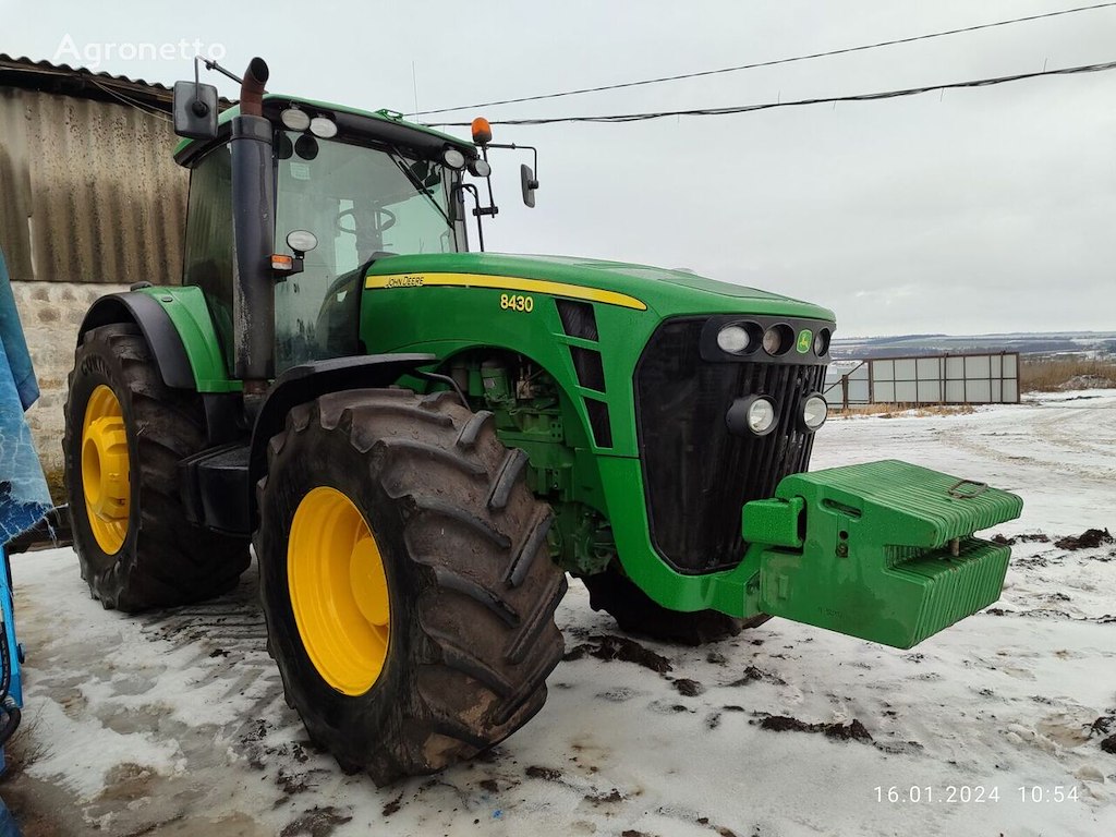 John Deere 8430 traktor točkaš