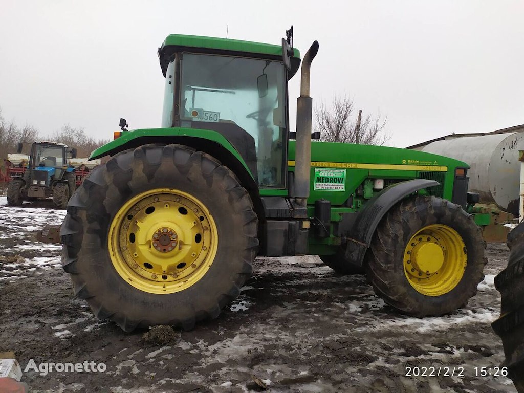 John Deere 8100 v naiavnosti. traktor točkaš