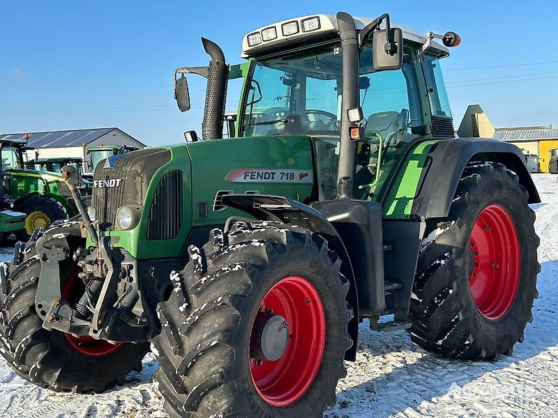 Fendt 718 traktor točkaš