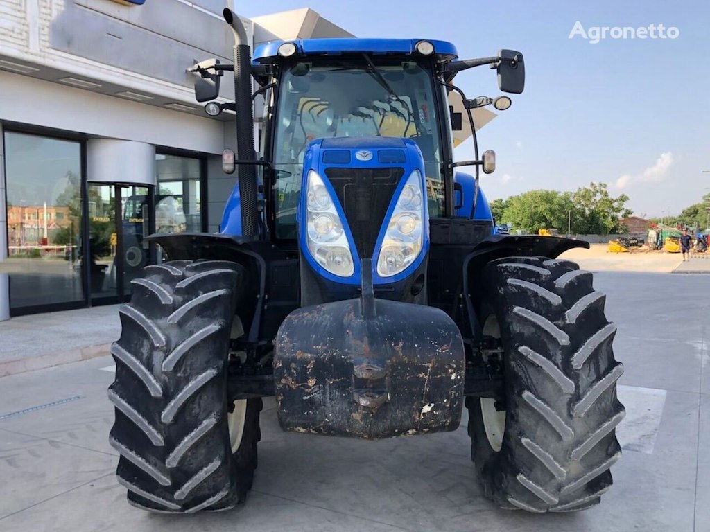 New Holland T7.210 traktor točkaš