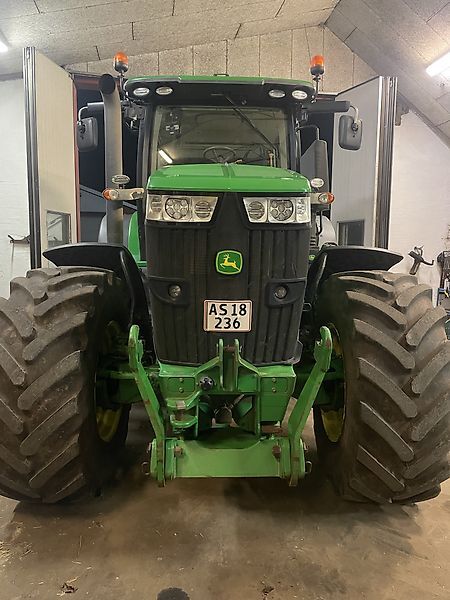 John Deere 7250R traktor točkaš