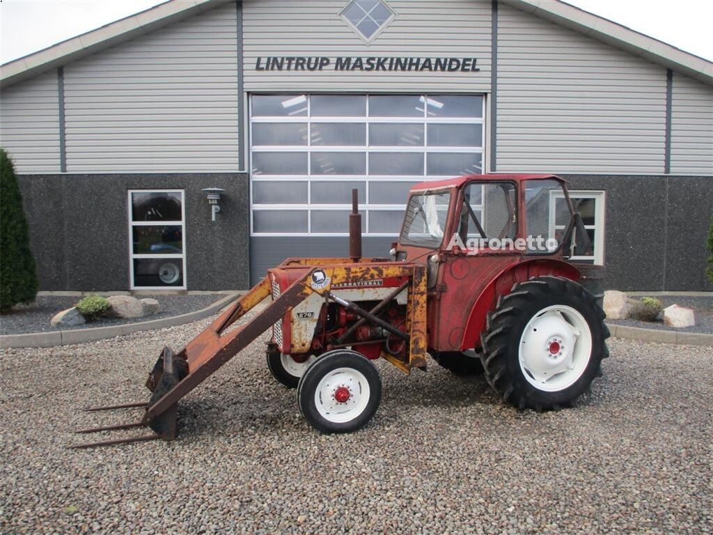 Case IH 276 traktor točkaš