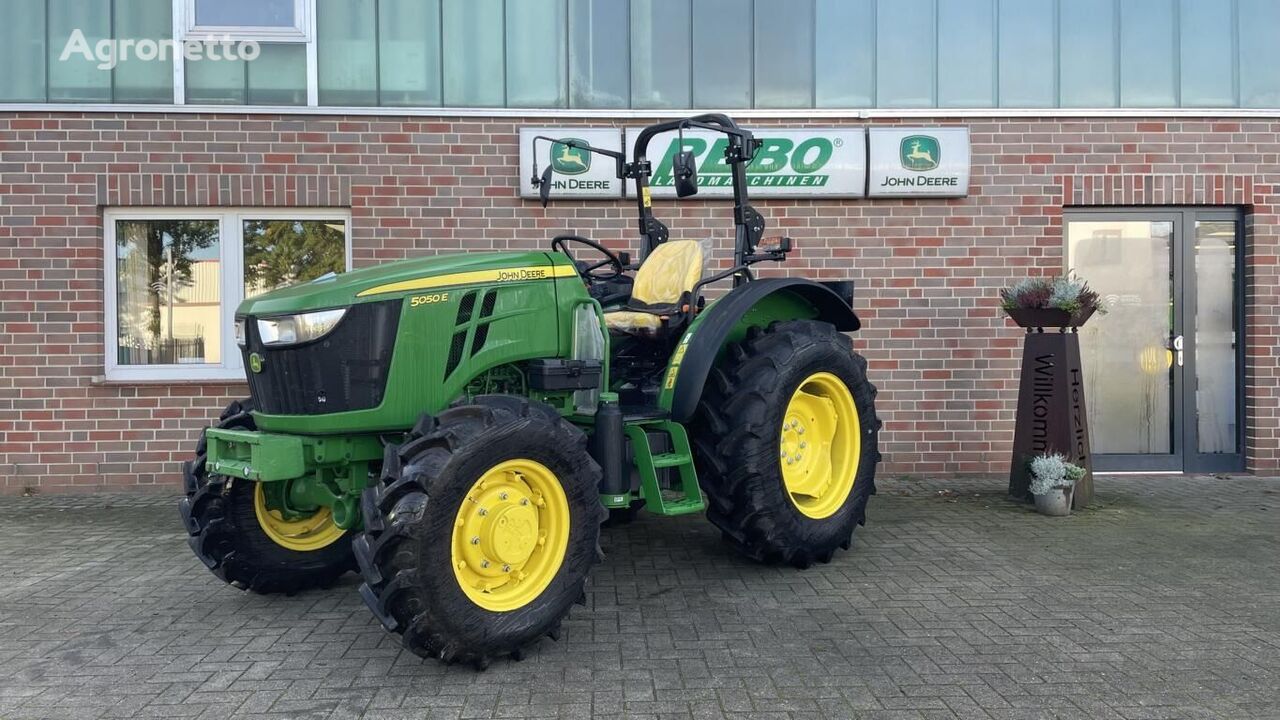 Novi John Deere 5050E BTS traktor točkaš