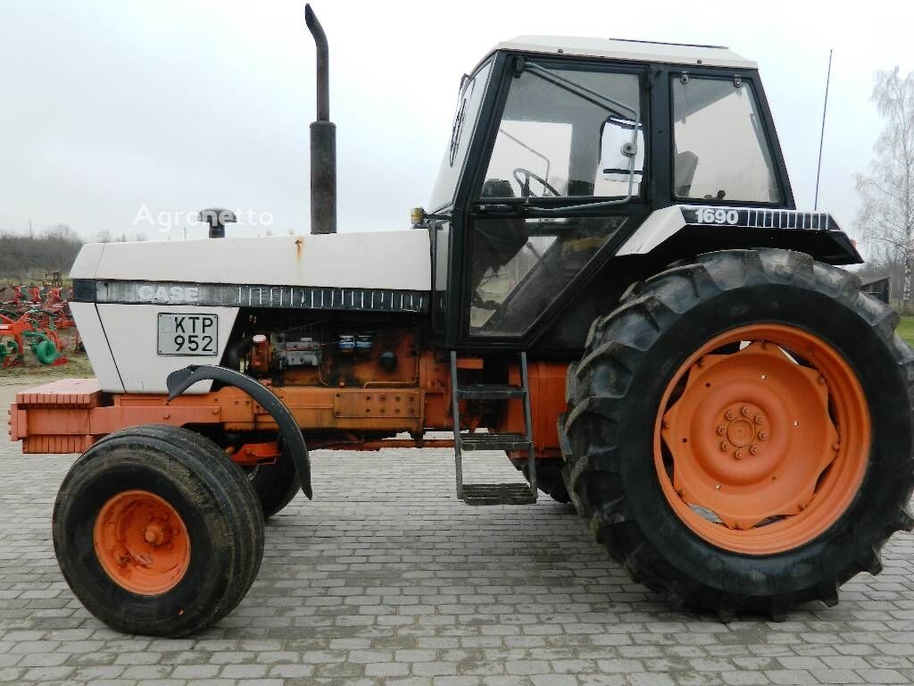 Case IH 1690 traktor točkaš