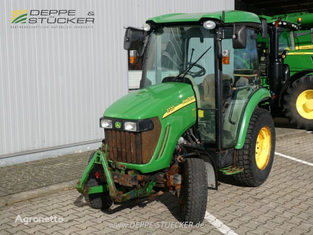 John Deere 3720 mini traktor