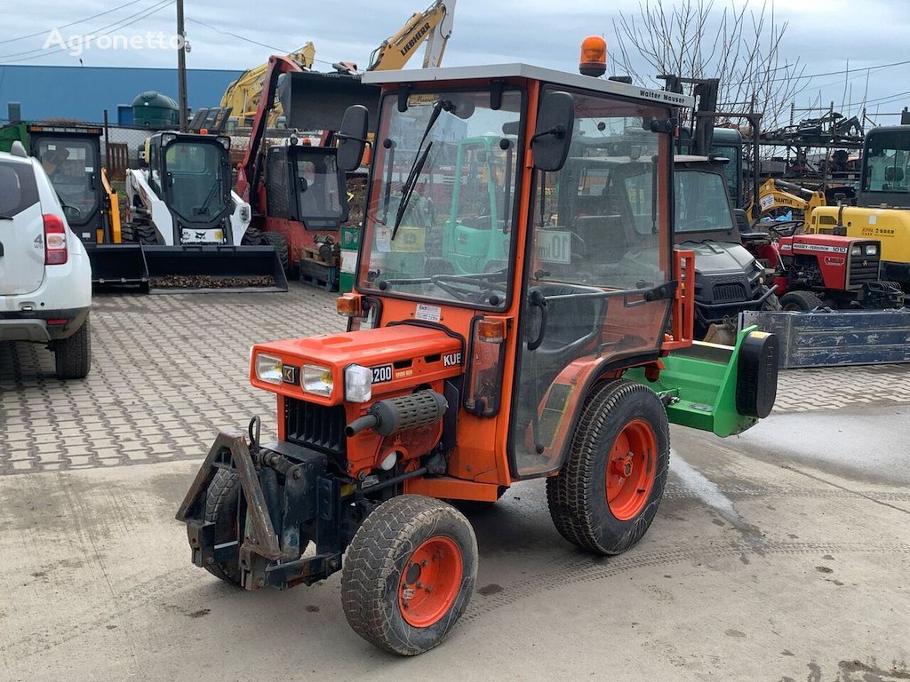 Kubota B4200 mini traktor