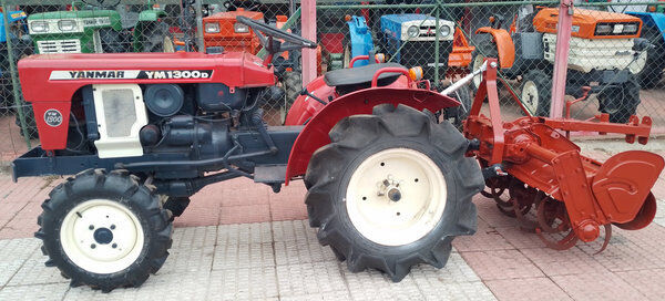 Yanmar YM 1300 mini traktor