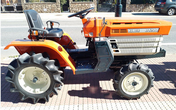 Kubota B 1200 mini traktor