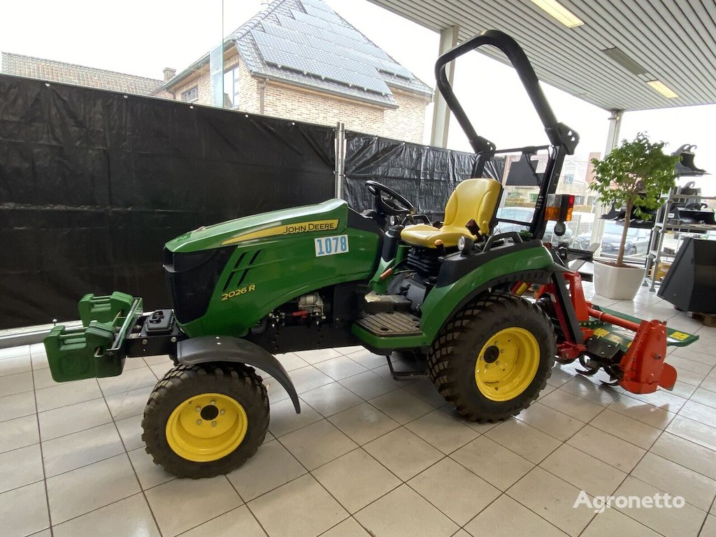 John Deere 2026 R mini traktor