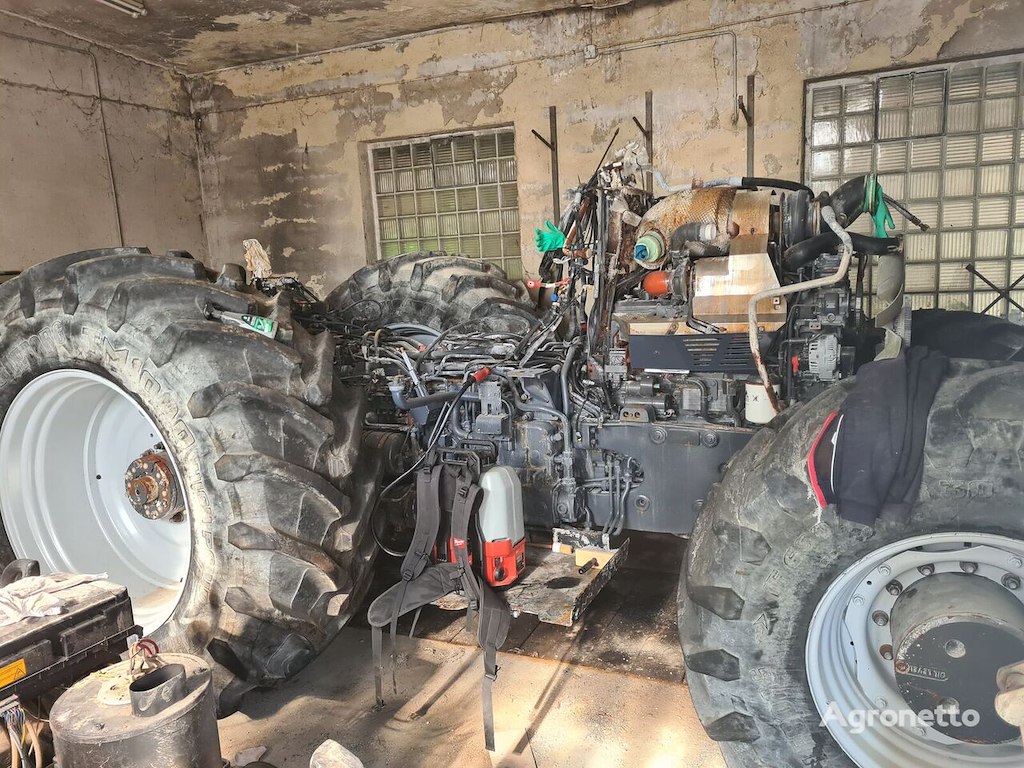 Massey Ferguson 8735 Dyna-VT mini traktor