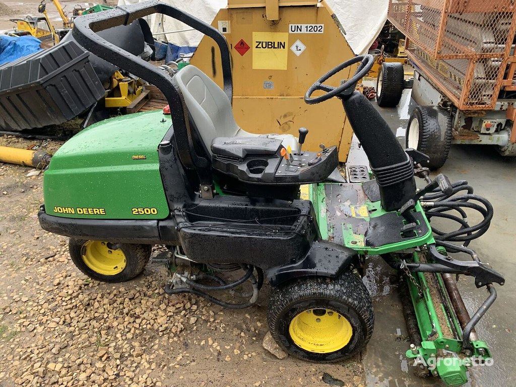 John Deere 2500 traktor kosilica