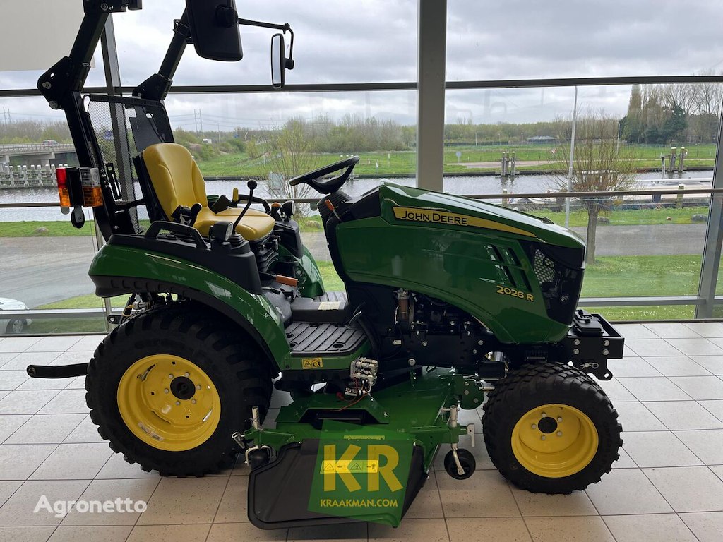 Novi John Deere 2026R traktor kosilica