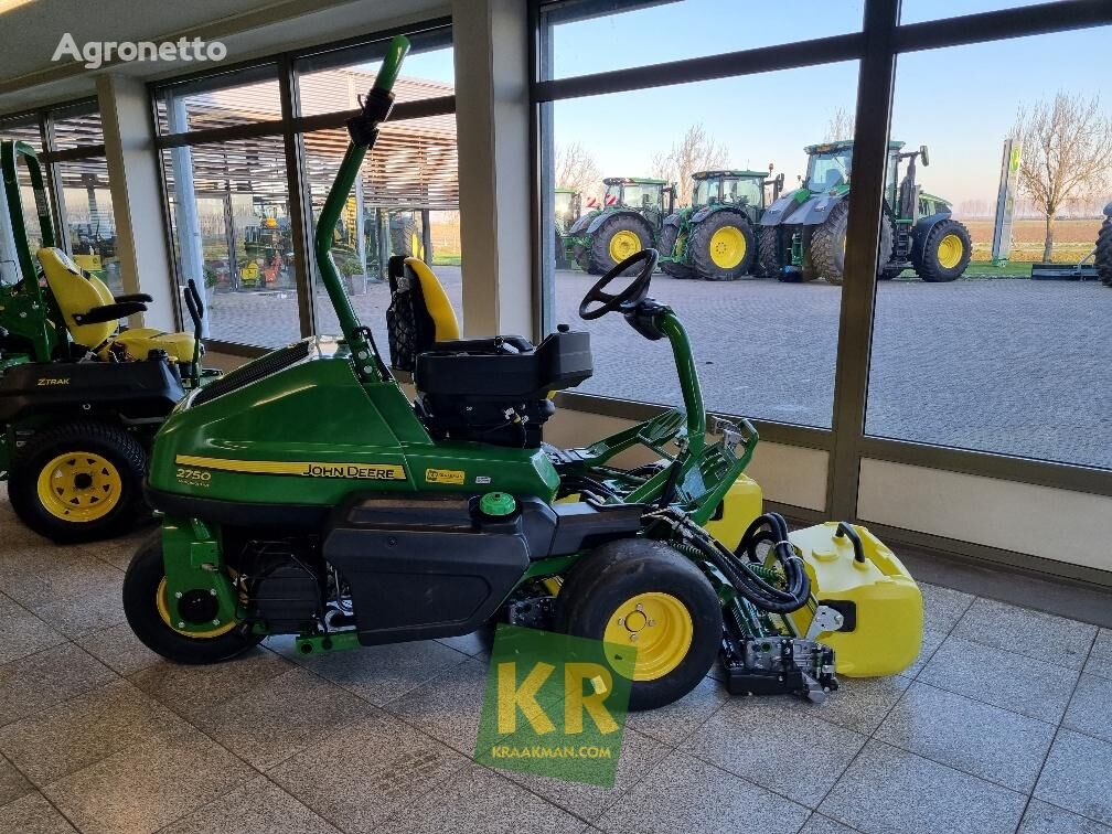 Novi John Deere 2750 precisioncut traktor kosilica