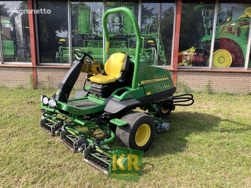 Novi John Deere 8000A DEMO traktor kosilica