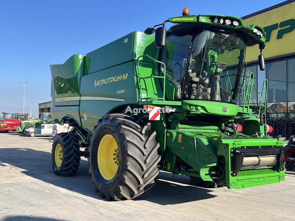 John Deere S685i kombajn za žito