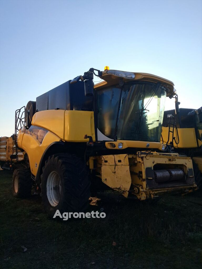 New Holland CR9080 kombajn za žito