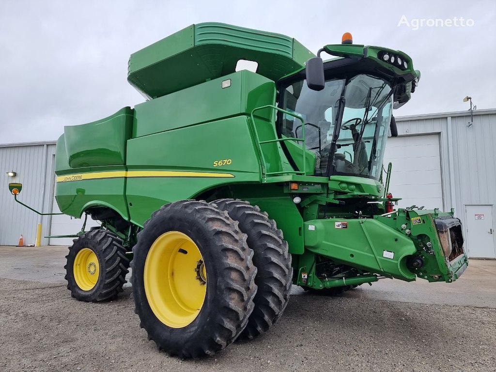 John Deere S670 kombajn za žito