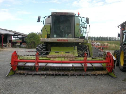 Claas MEGA 208 kombajn za žito