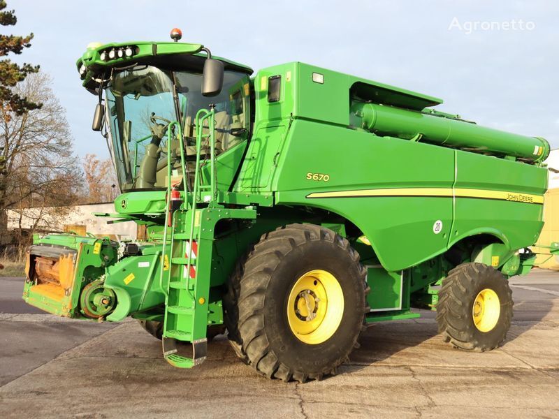 John Deere S670 kombajn za žito