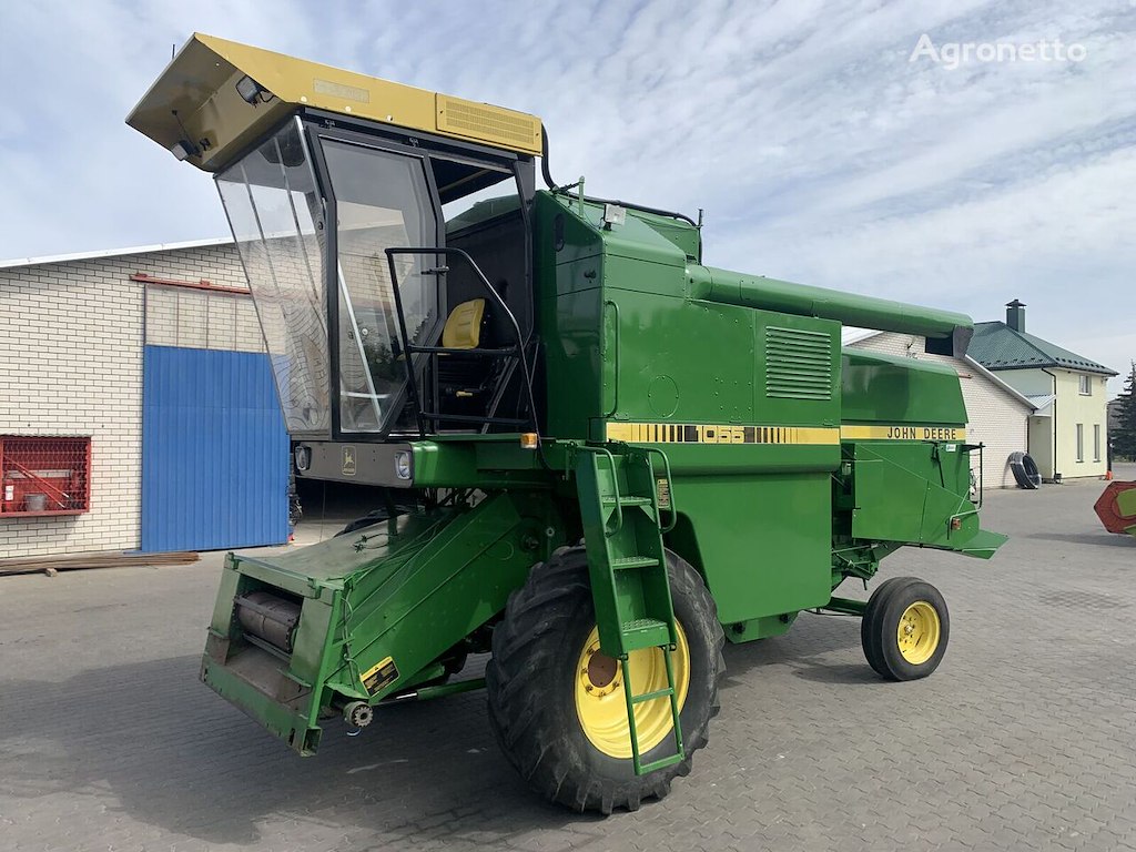 John Deere 1055 kombajn za žito