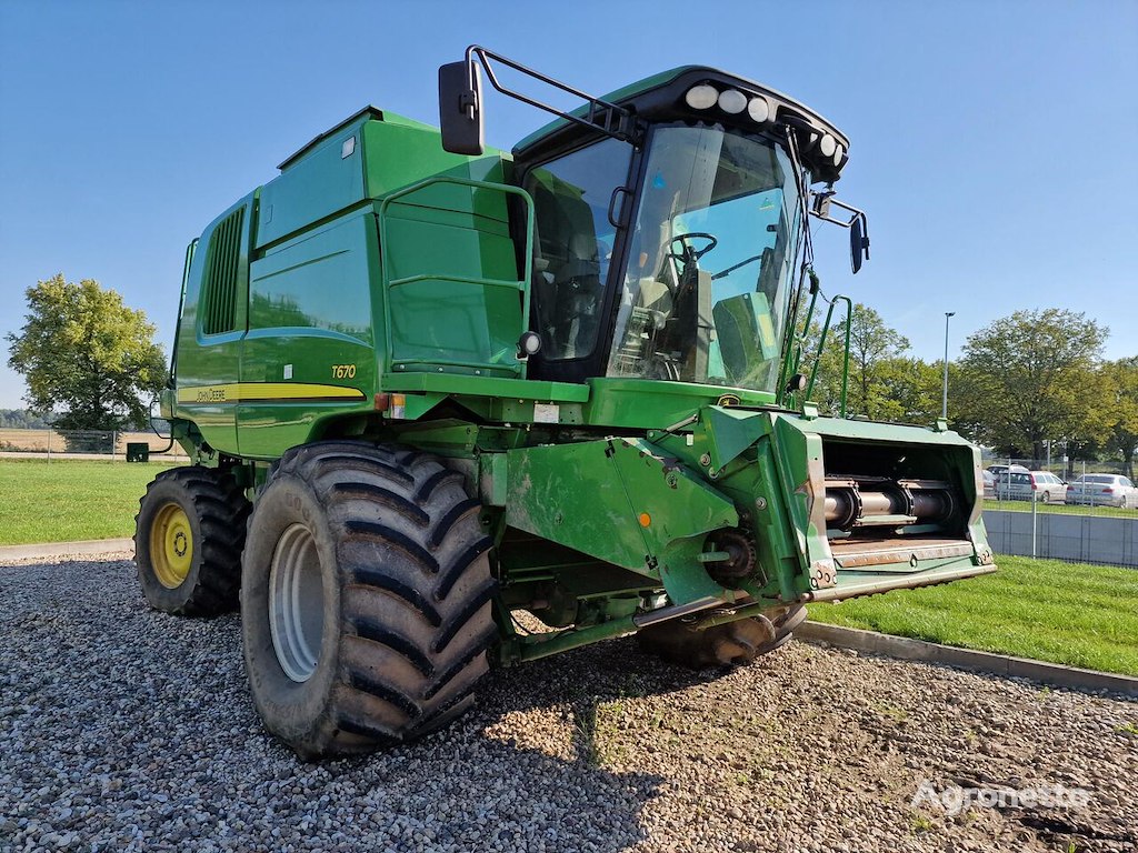 John Deere T670 kombajn za žito