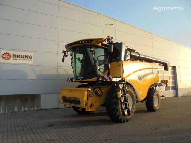 Novi New Holland CH7.70 MY19 kombajn za žito