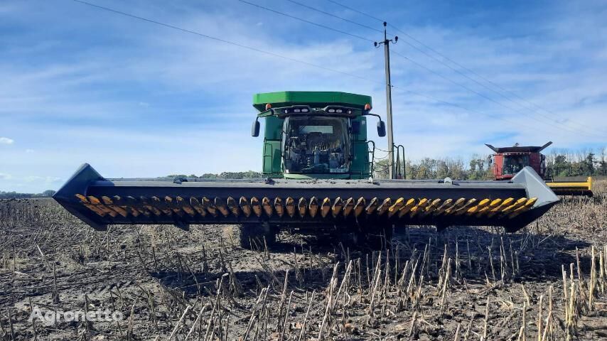 John Deere S 670 (ZhATKA FLEKS-9m.+ TELEZhKA) SEYChAS RABOTAET I MOZhNO KUPIT kombajn za žito