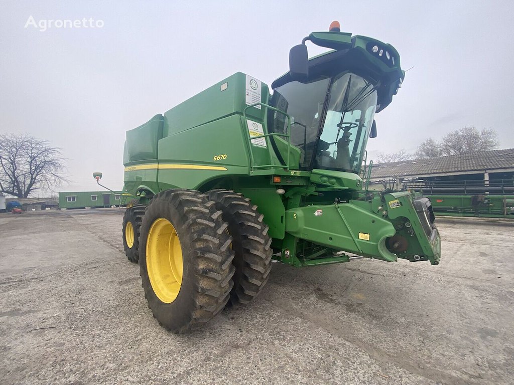 John Deere S670 kombajn za žito