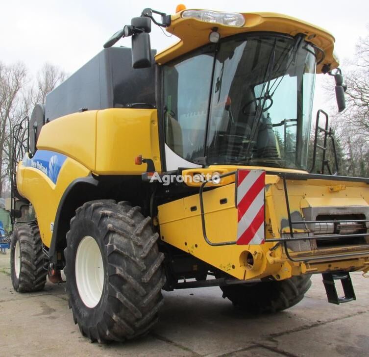 New Holland CR 9060 KUKURUDZI NE BAChIV VZAGALI !!! kombajn za žito