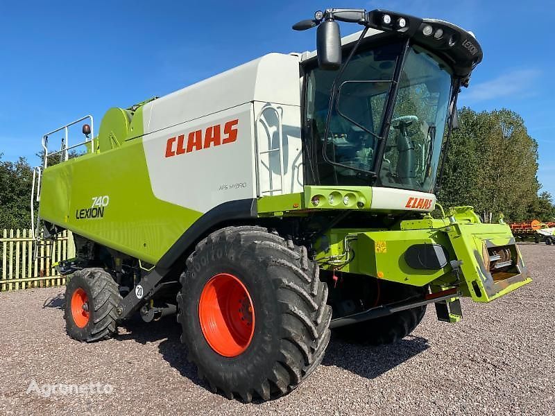 Claas LEXION 740 kombajn za žito