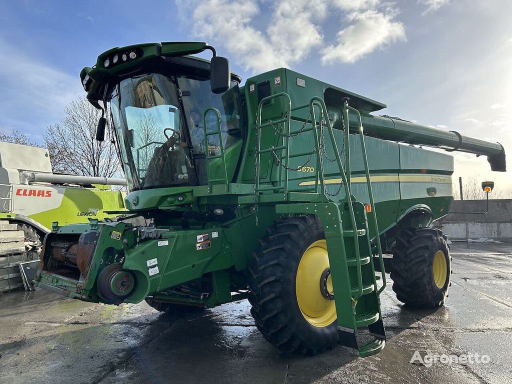 John Deere S670 kombajn za žito