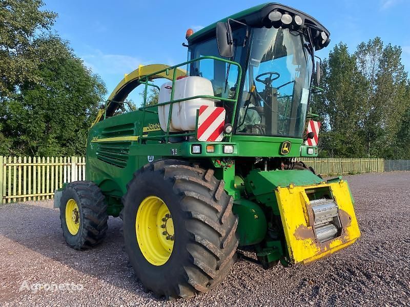 John Deere 7400 krmni kombajn