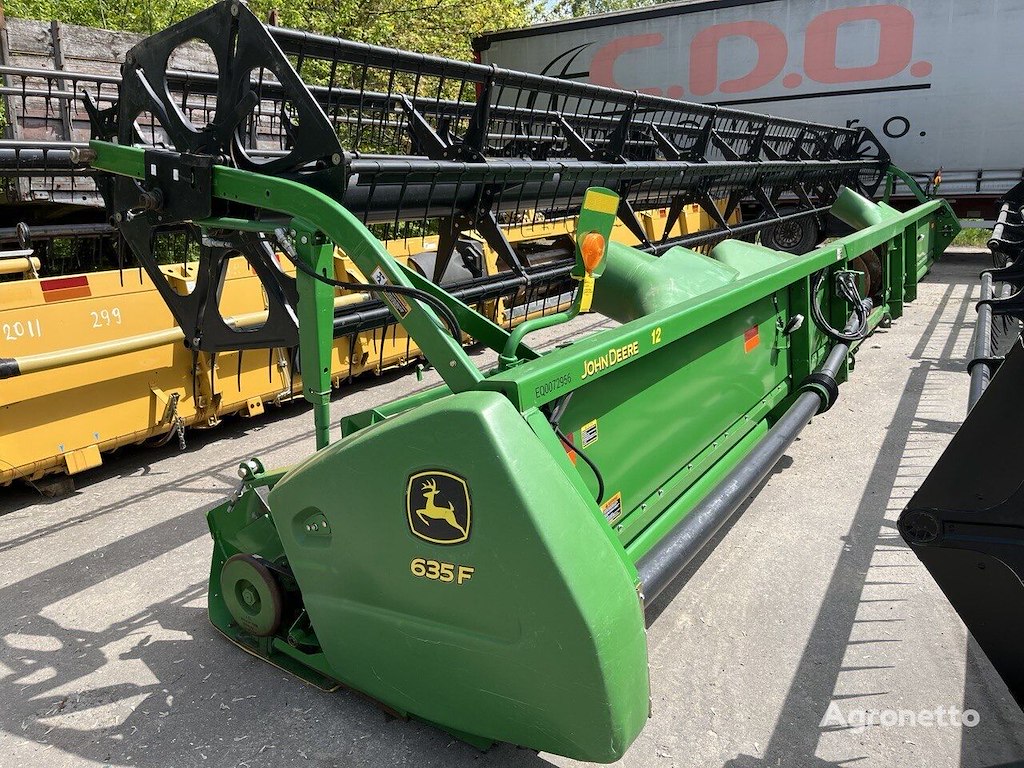 John Deere 635F adapter za žito