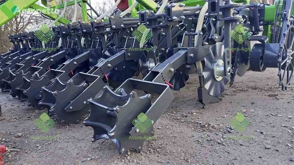 Nova Soil tilling unit strip-till Star Track 6 sections tanjirača